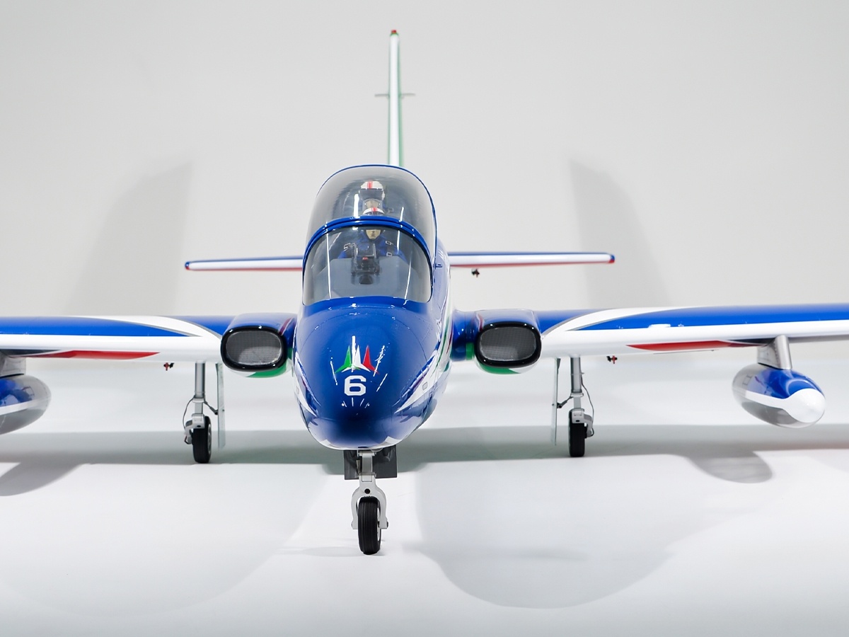Phoenix AERMACCHI MB-339 blau 180N ARF - 270 cm / 106.3" - D-POWER Webshop
